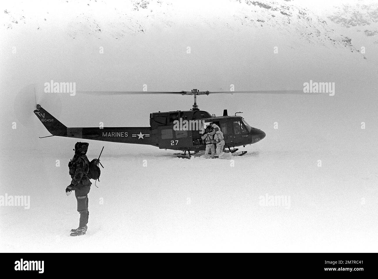 U s marines british soldiers hi-res stock photography and images - Alamy