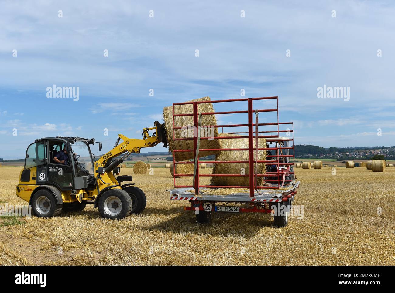 Round bale transport hi-res stock photography and images - Alamy