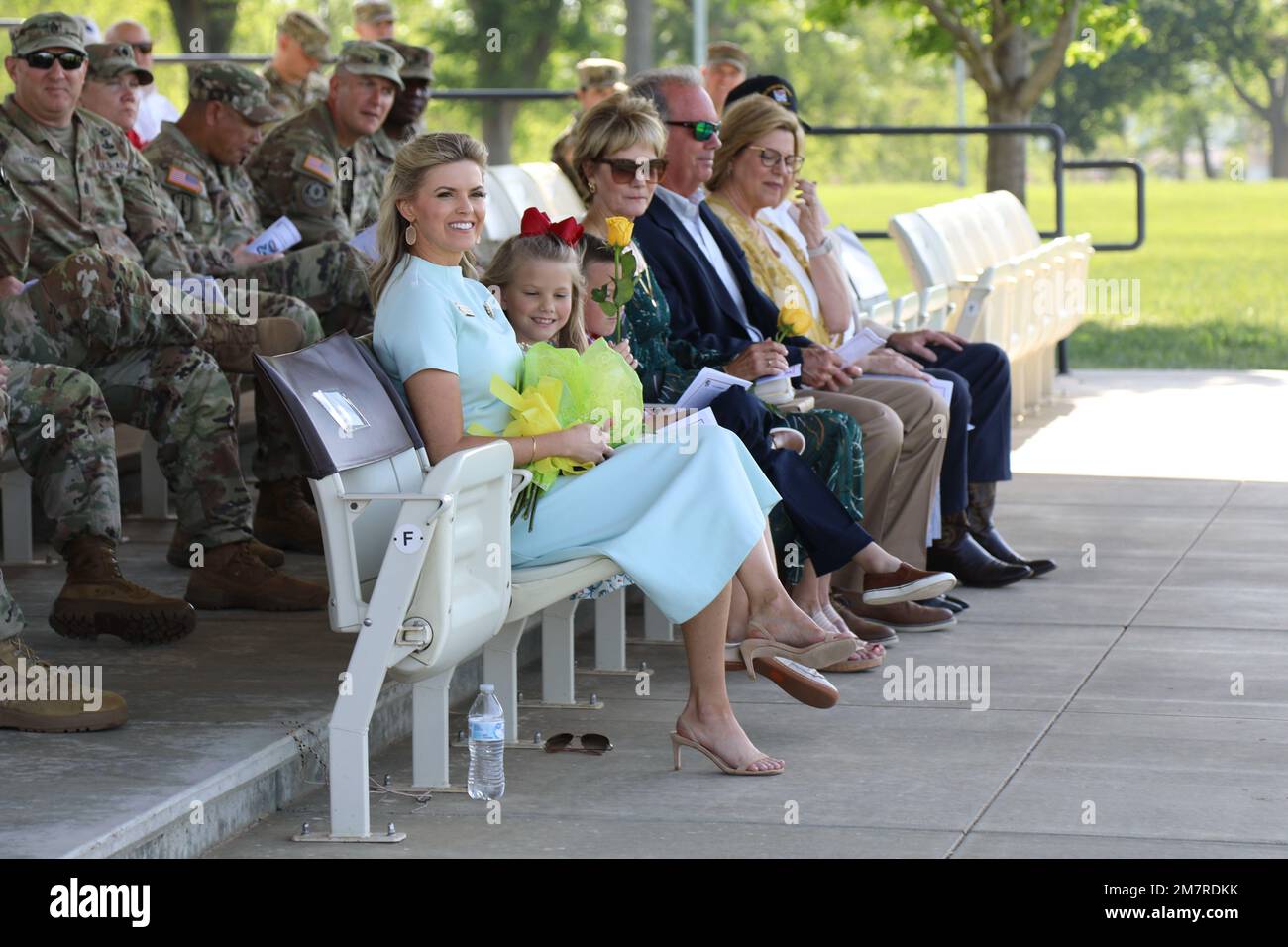 Jennifer Vickery, the wife of the incoming commander of the 1st ...