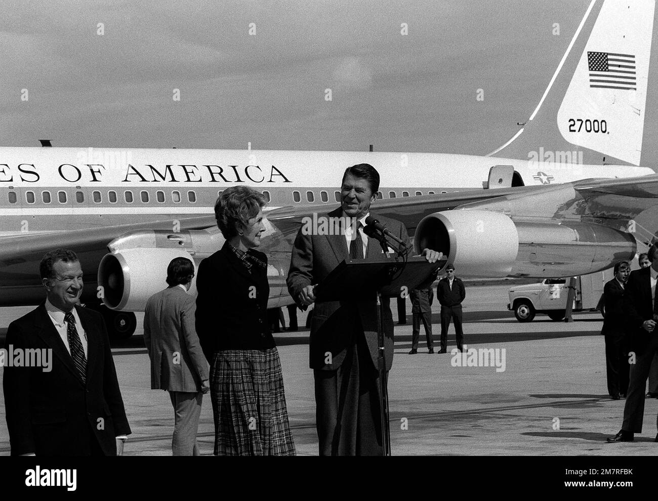 President Ronald Reagan, with his wife Nancy beside him, speaks to a ...