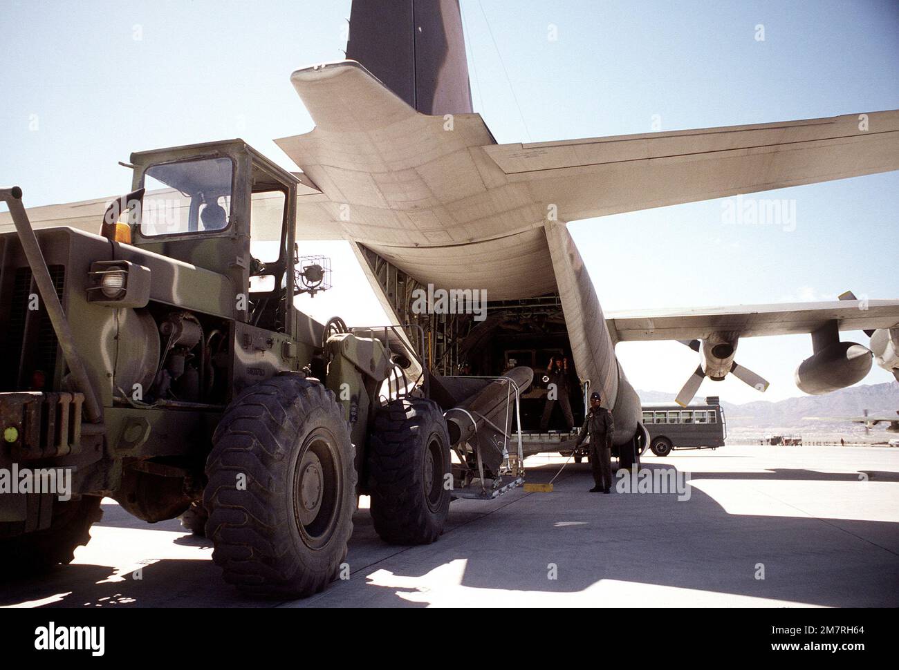 El c 130 hercules hi-res stock photography and images - Alamy