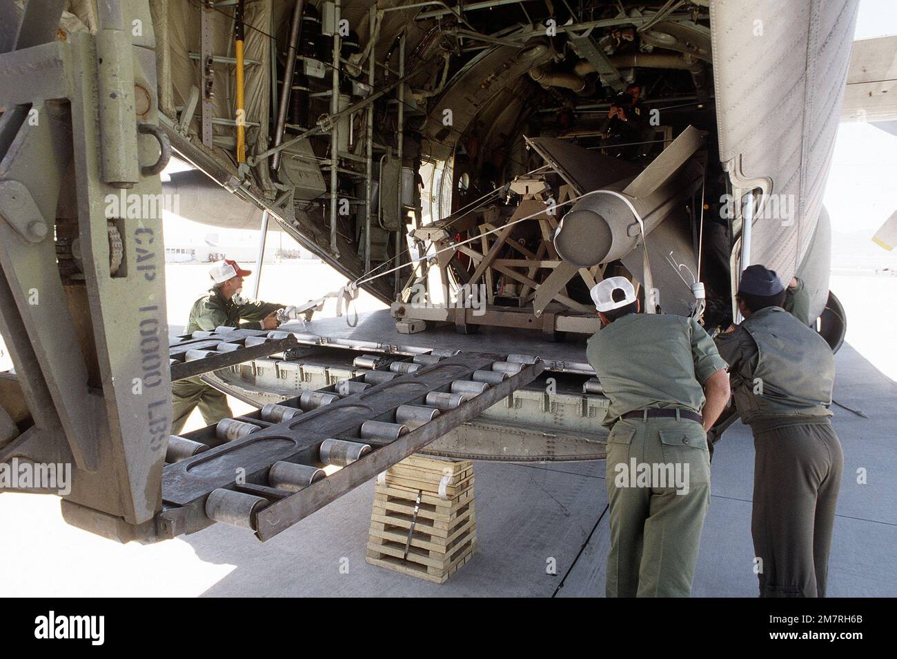 El c 130 hercules hi-res stock photography and images - Alamy