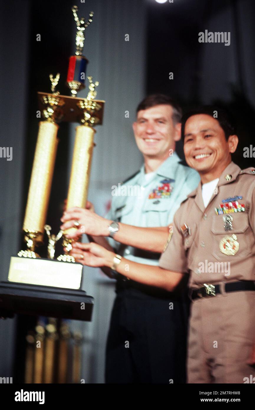 SFC Benigno Pineda, winner of the outstanding soldier in the ...