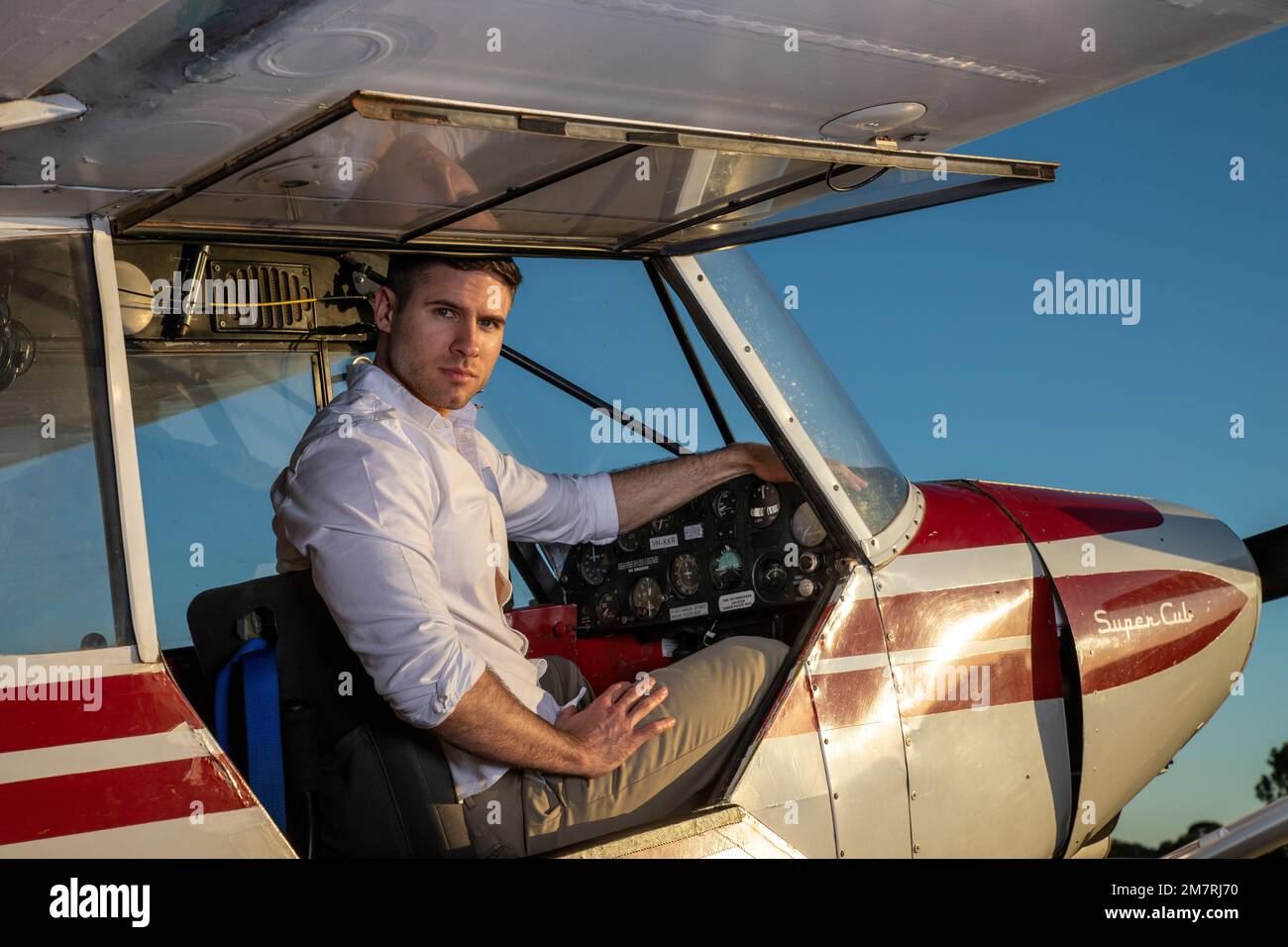 Cockpit piper super cub aircraft hi-res stock photography and images ...