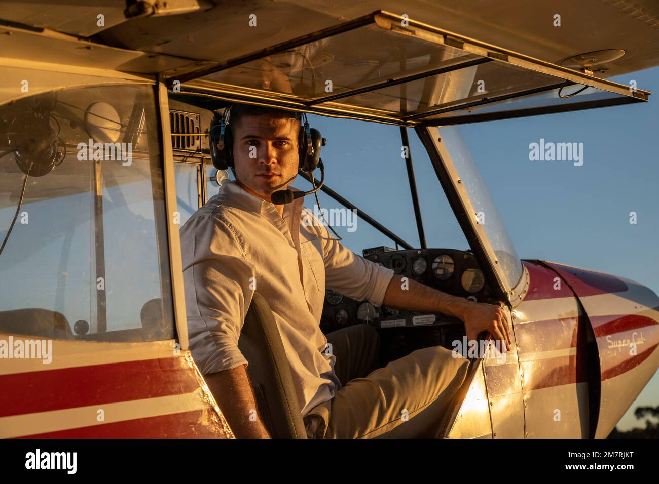 A young male pilot with a Piper Super Cub Stock Photo - Alamy