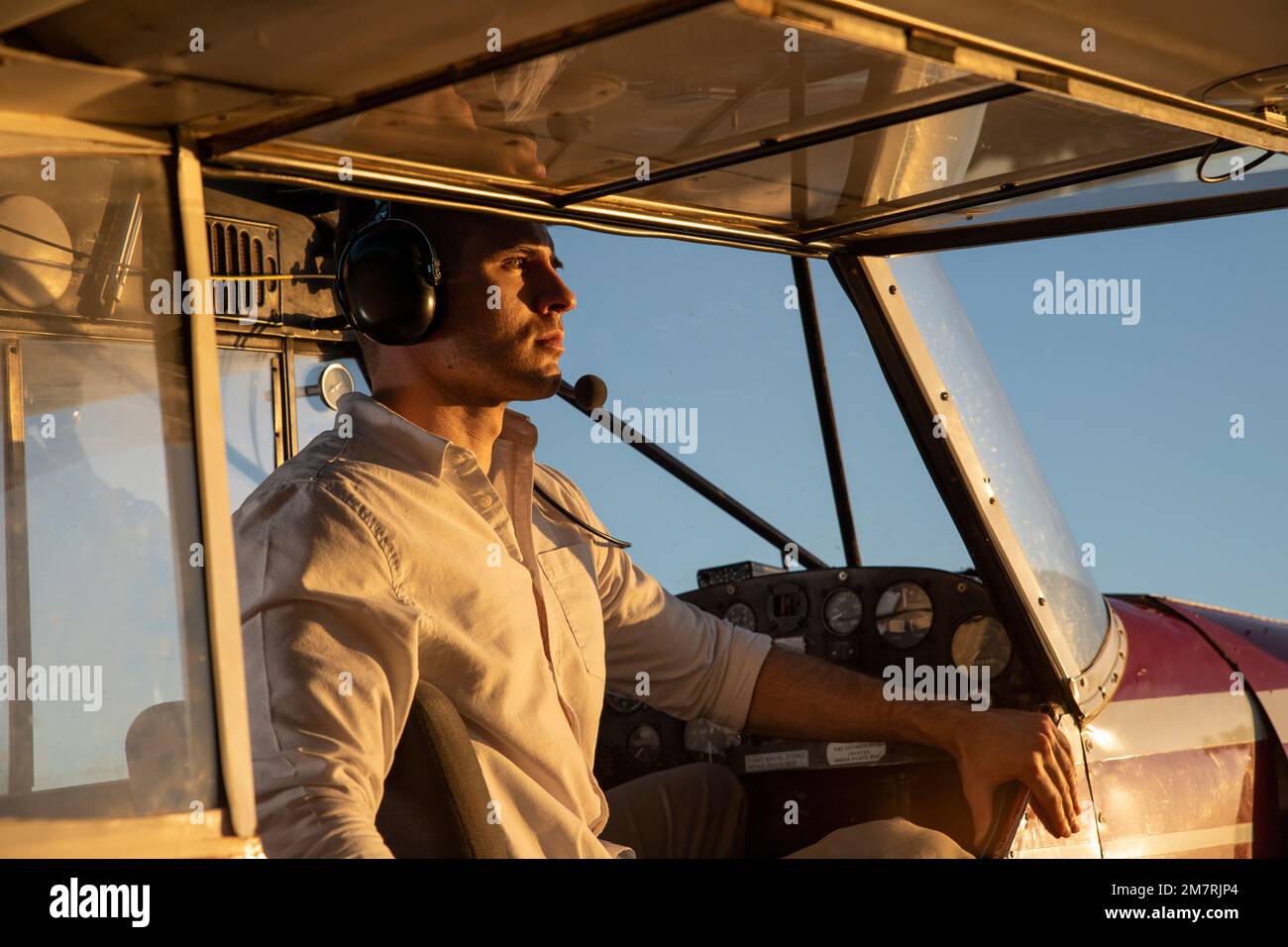 A young male pilot with a Piper Super Cub Stock Photo - Alamy