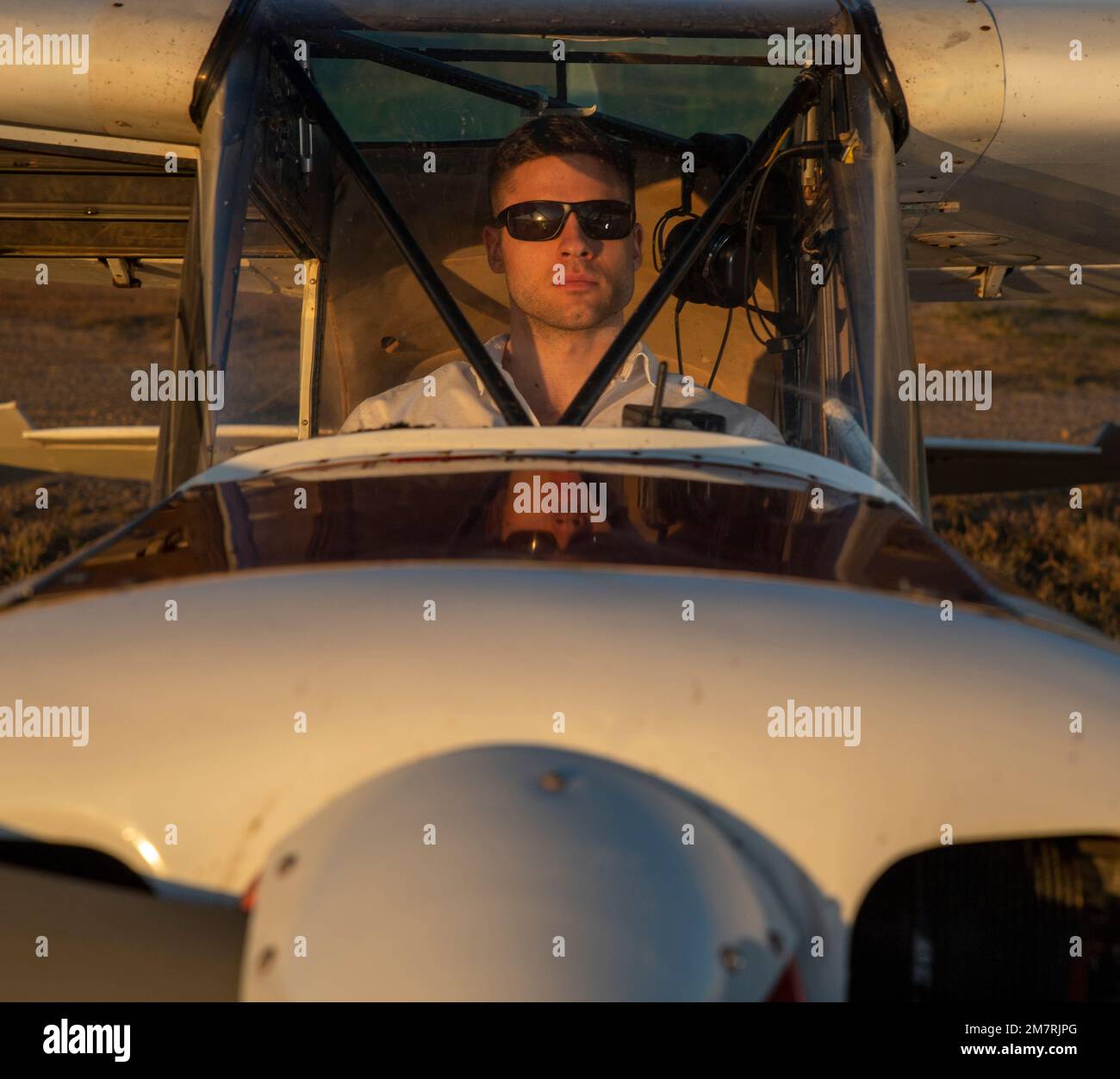 Cockpit piper super cub aircraft hi-res stock photography and images ...
