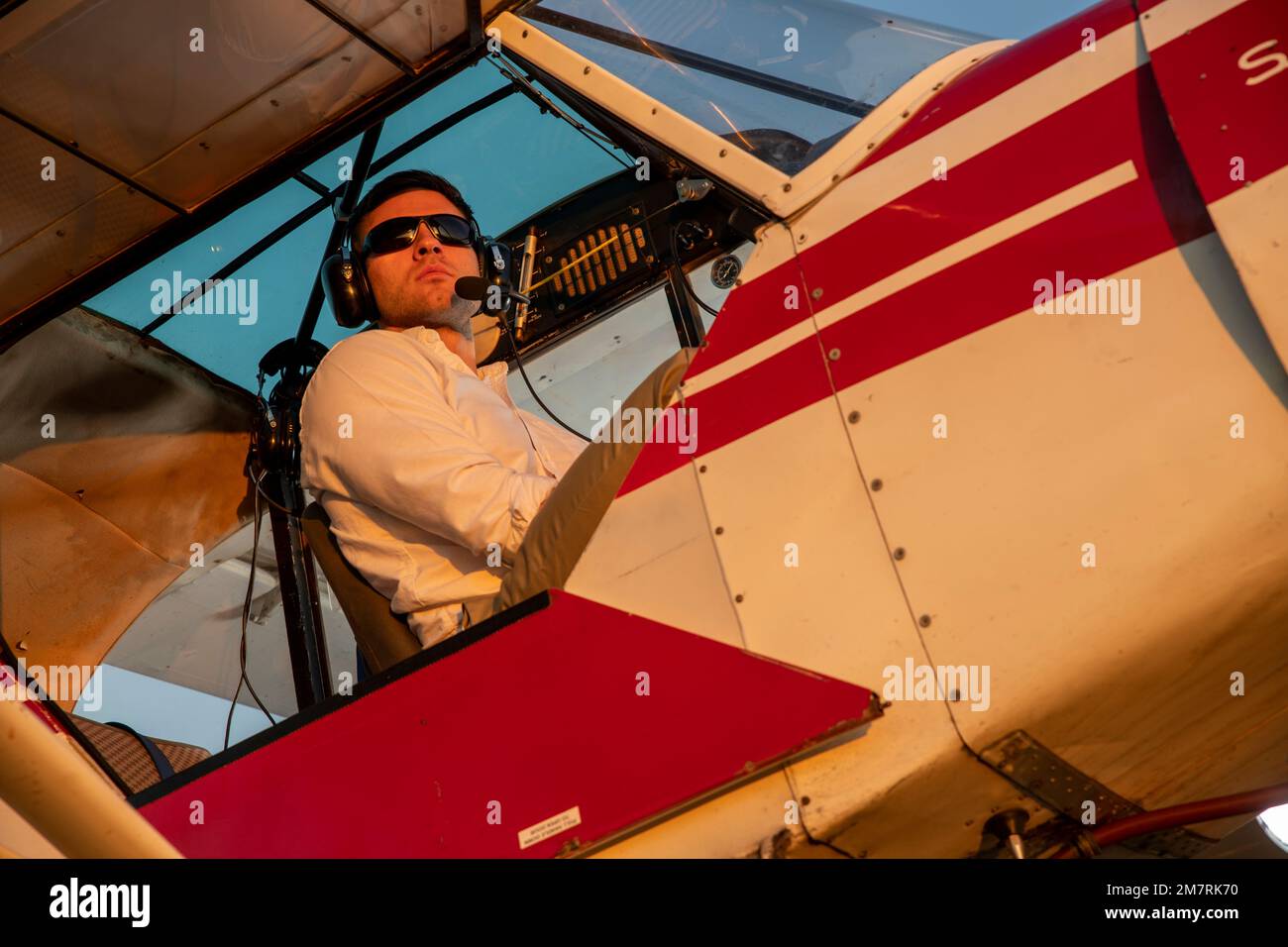 A young male pilot with a Piper Super Cub Stock Photo - Alamy