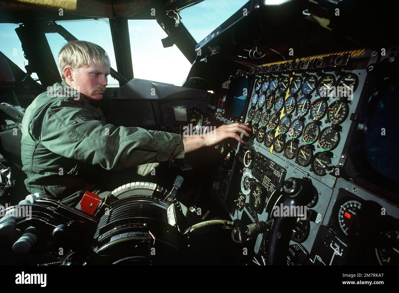 B 52 s hi-res stock photography and images - Alamy
