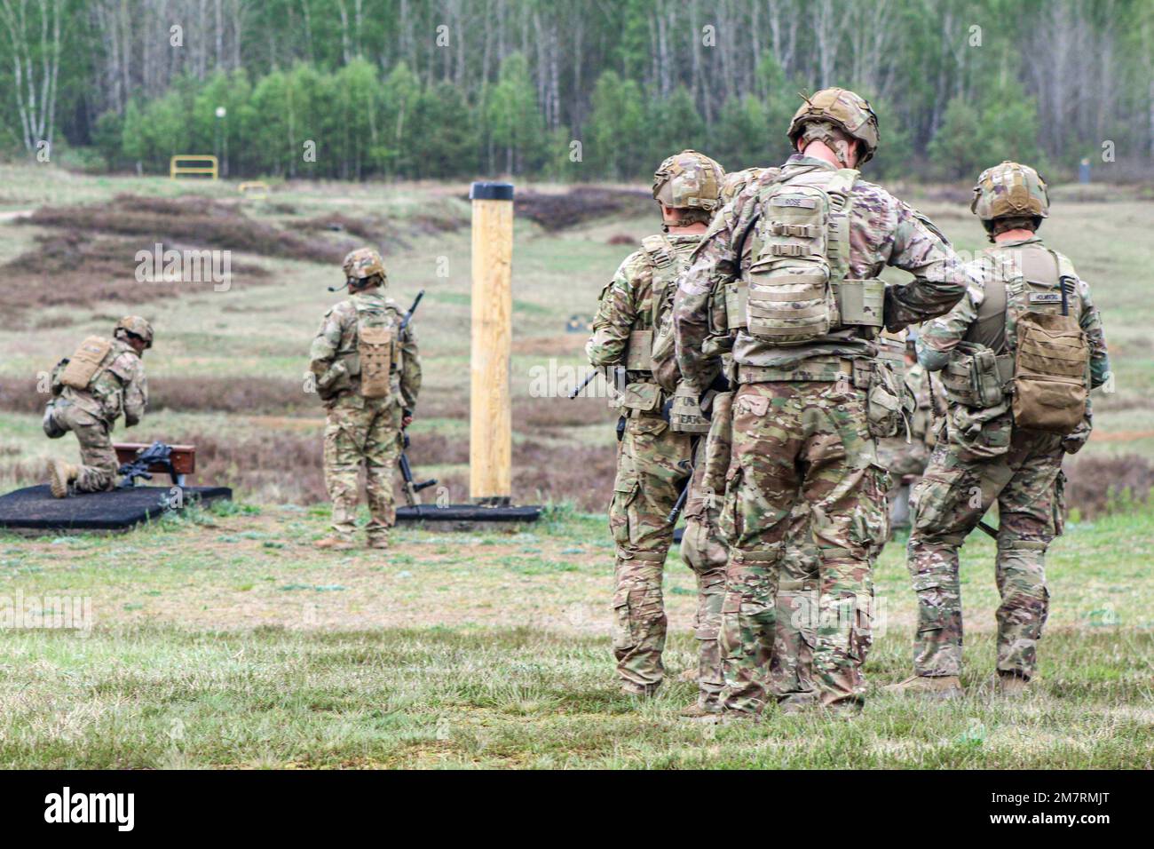 U.S. Army Infantrymen assigned to Charlie Company, 1st Battalion, 68th ...