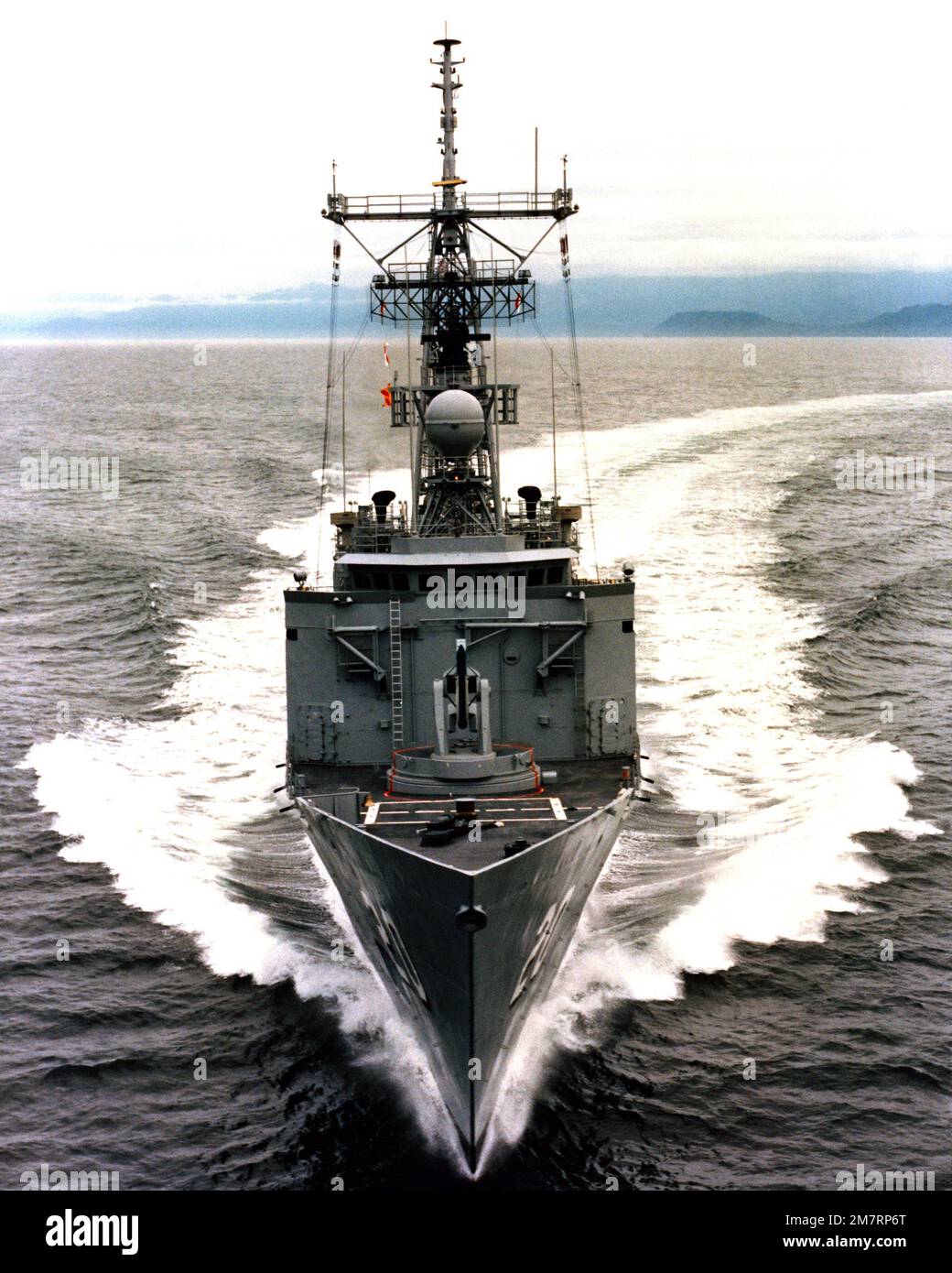 A bow view of the guided missile frigate ANTRIM (FFG-20) as Todd ...