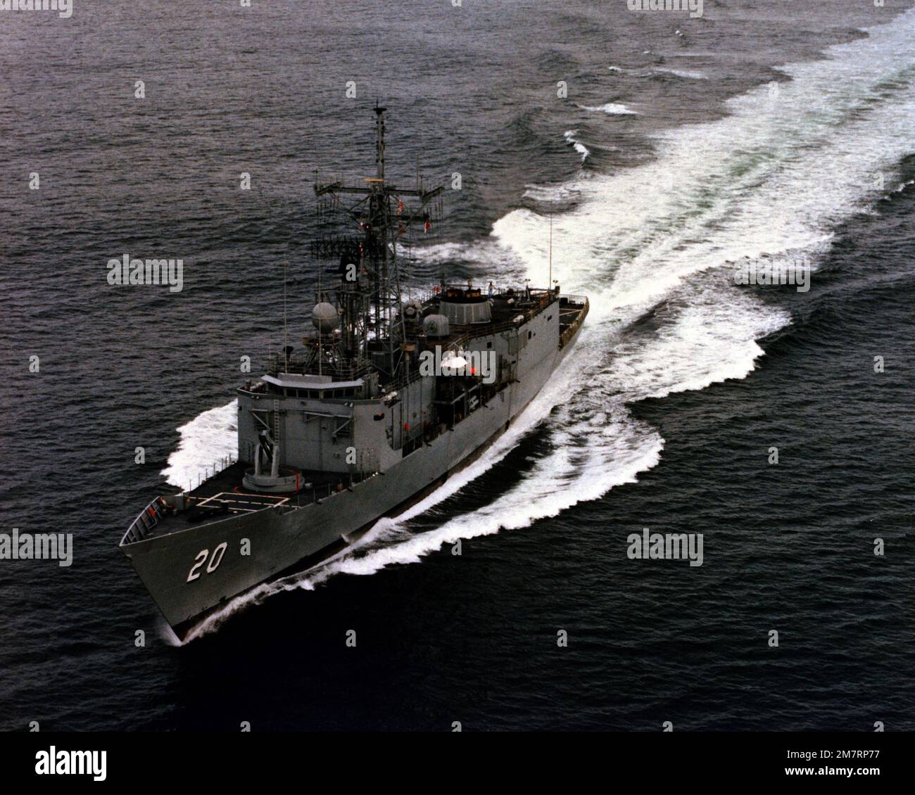 An aerial port bow view of the guided missile frigate ANTRIM (FFG-20 ...