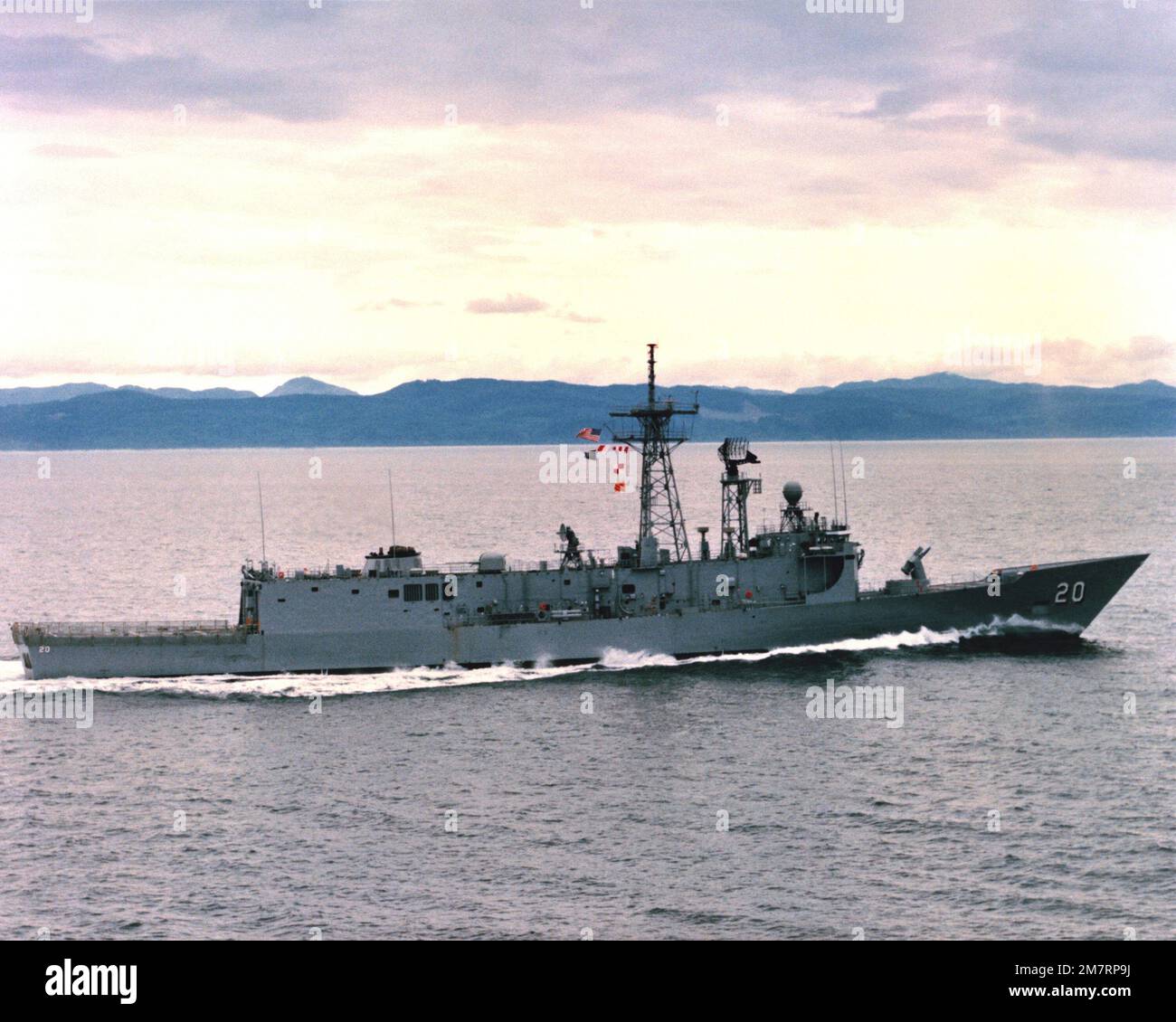 An aerial starboard beam view of the guided missile frigate ANTRIM (FFG ...