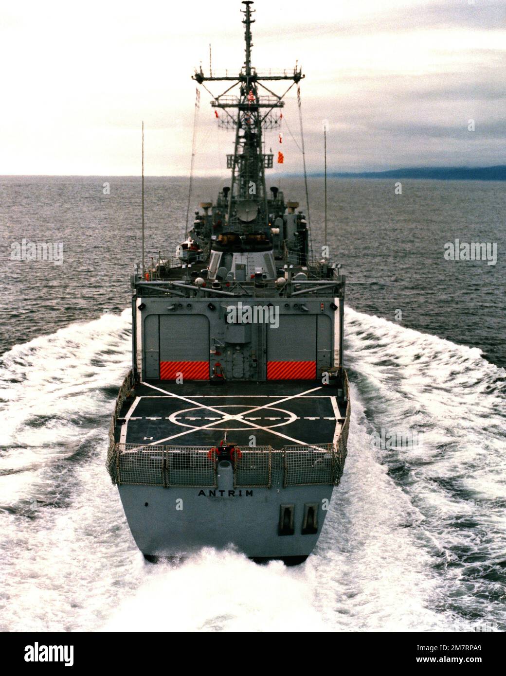 An stern view of the guided missile frigate ANTRIM (FFG-20) as Todd ...