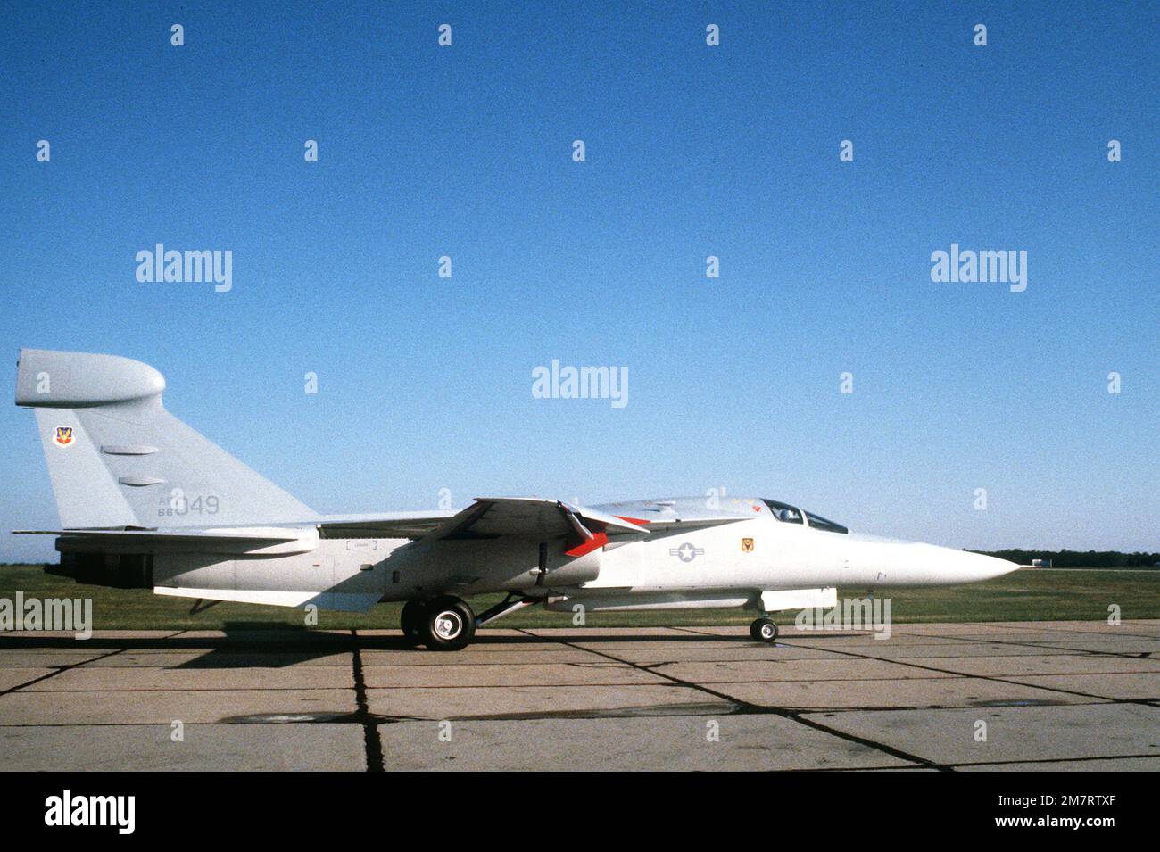 Ef 111 Raven Forward Swept Wings