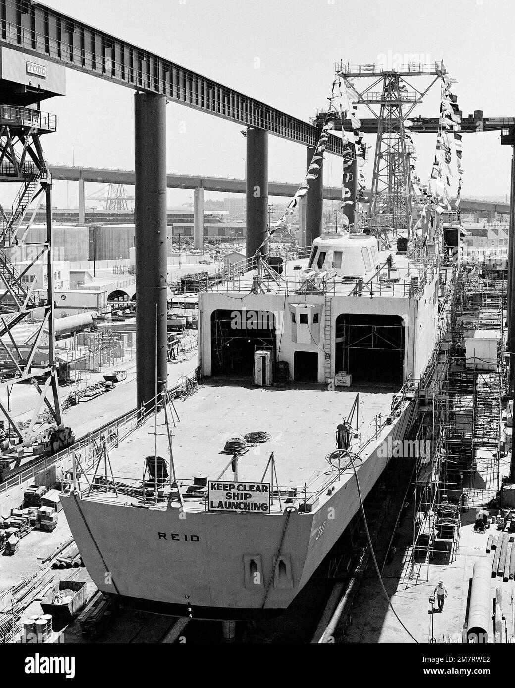 Stern view of the guided missile frigate REID (FFG 30) prior to the ...