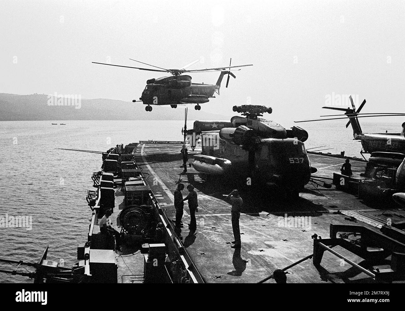 A Helicopter Mine Countermeasures Squadron 14 (HM-14) RH-53D Sea ...