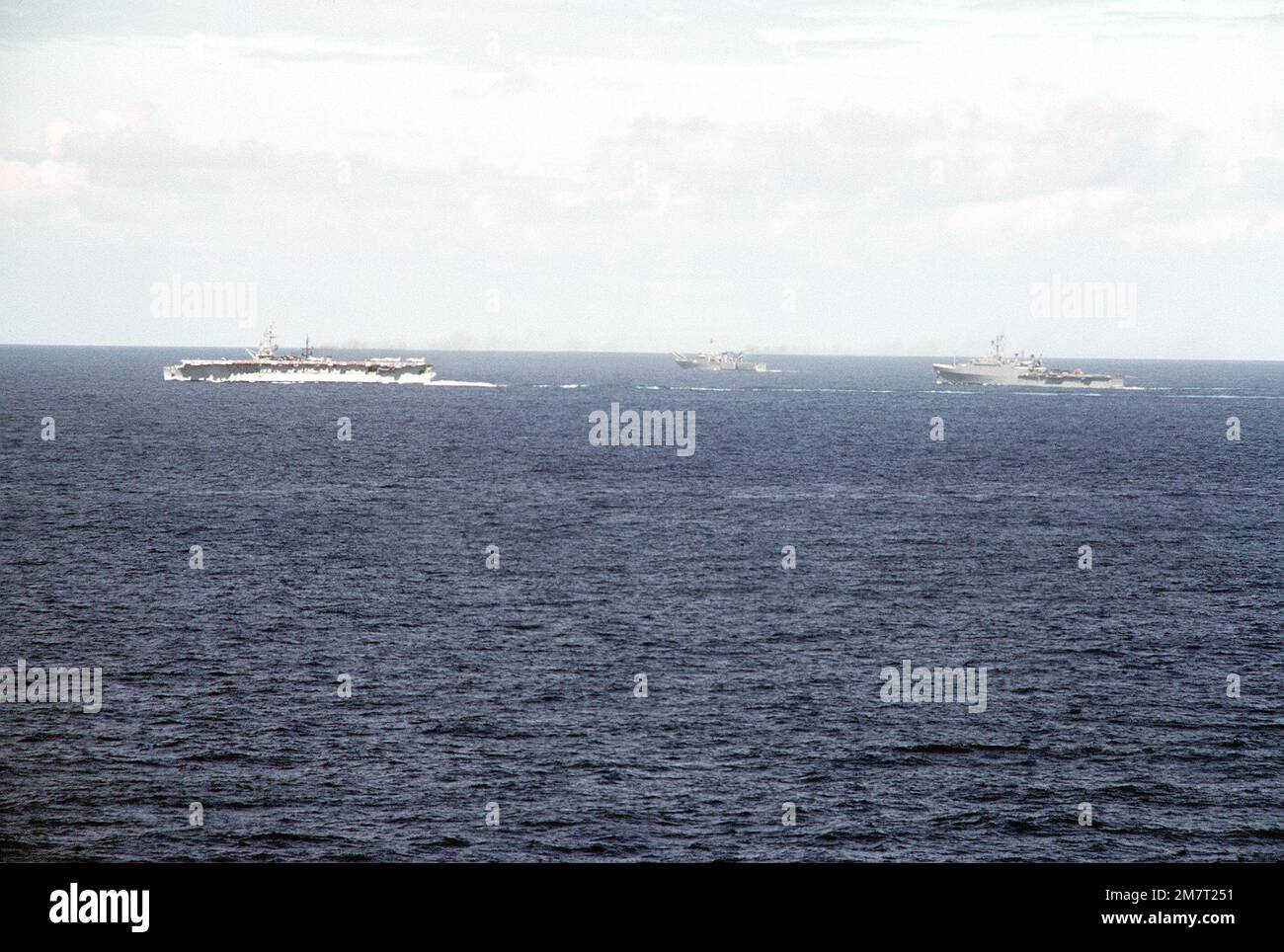 U.S. and Spanish ships cruise in formation during exercise Ocean ...