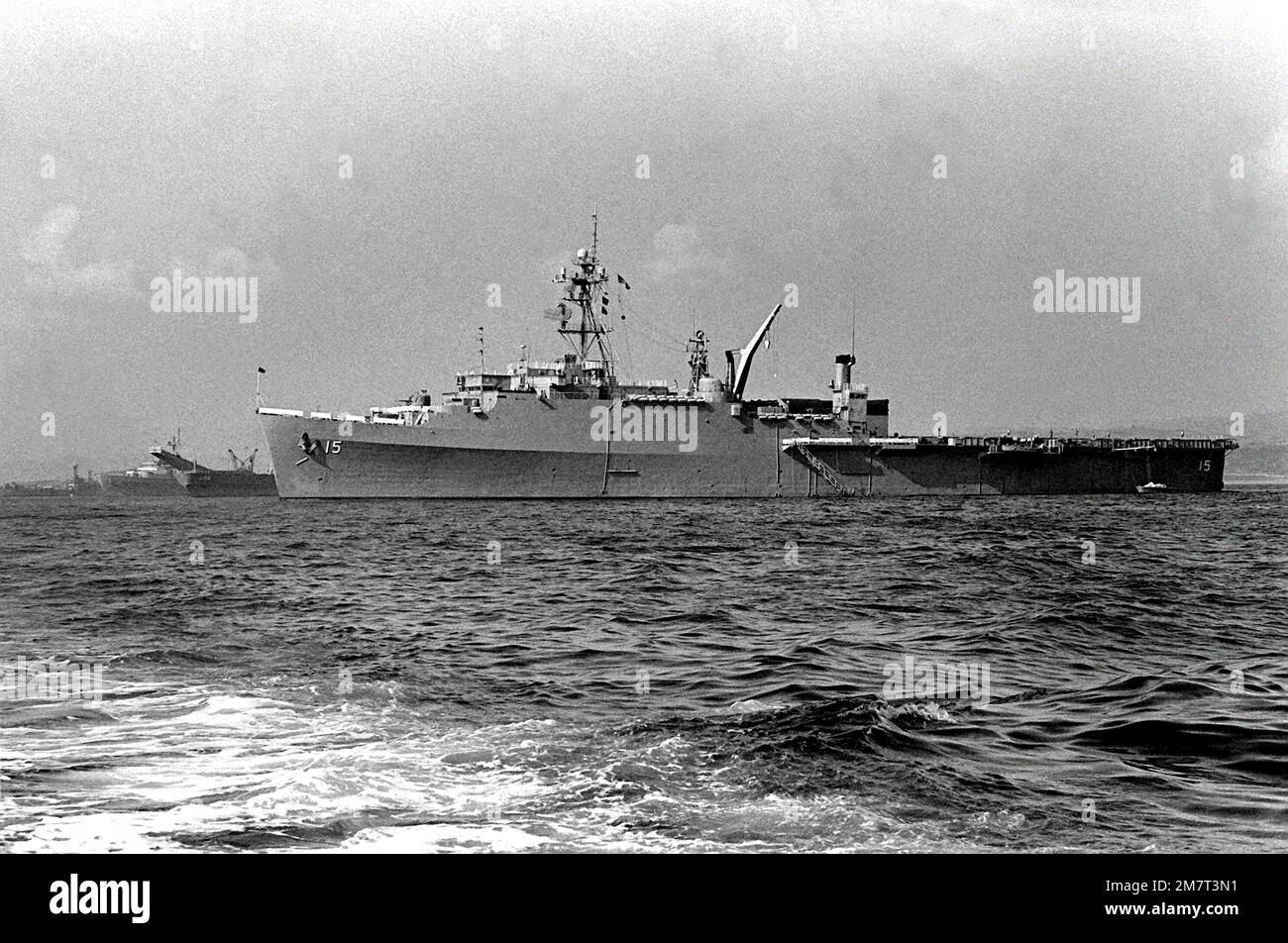 Port beam view of the amphibious transport dock USS PONCE (LPD-15 ...