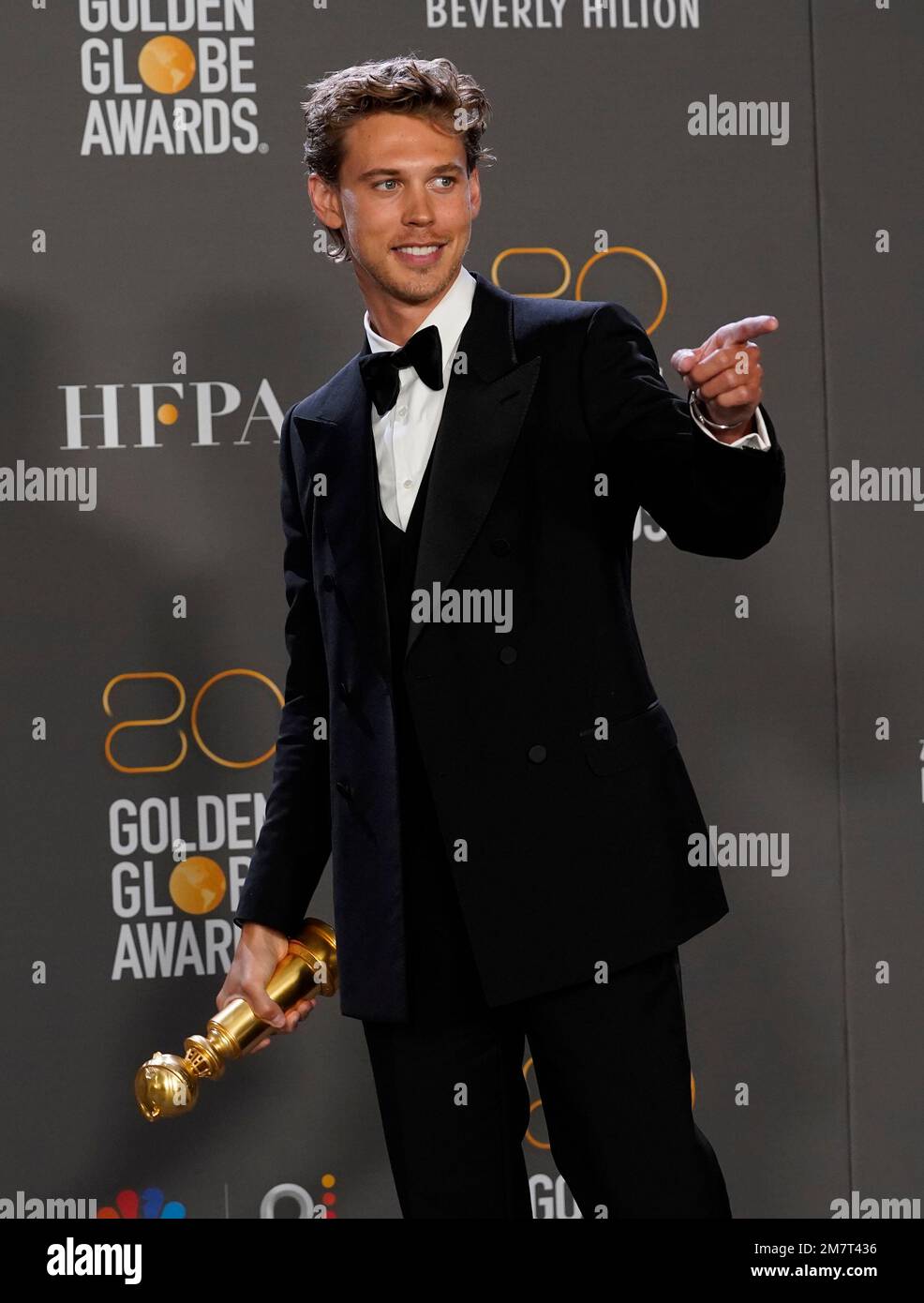 Austin Butler poses in the press room with the award for best ...