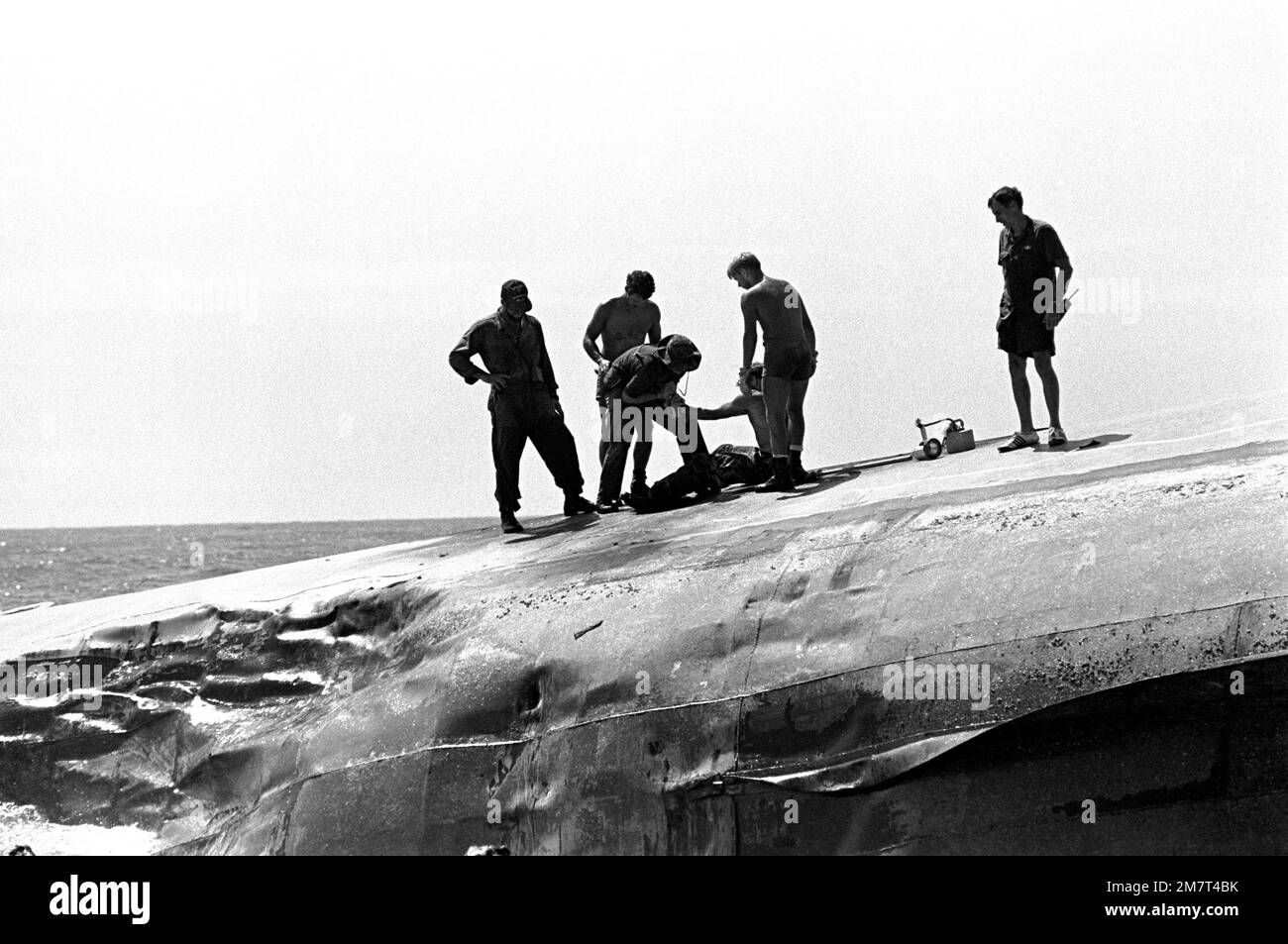 Members of Explosive Ordnance Disposal Team Detachment 21 (EOD Det 21 ...