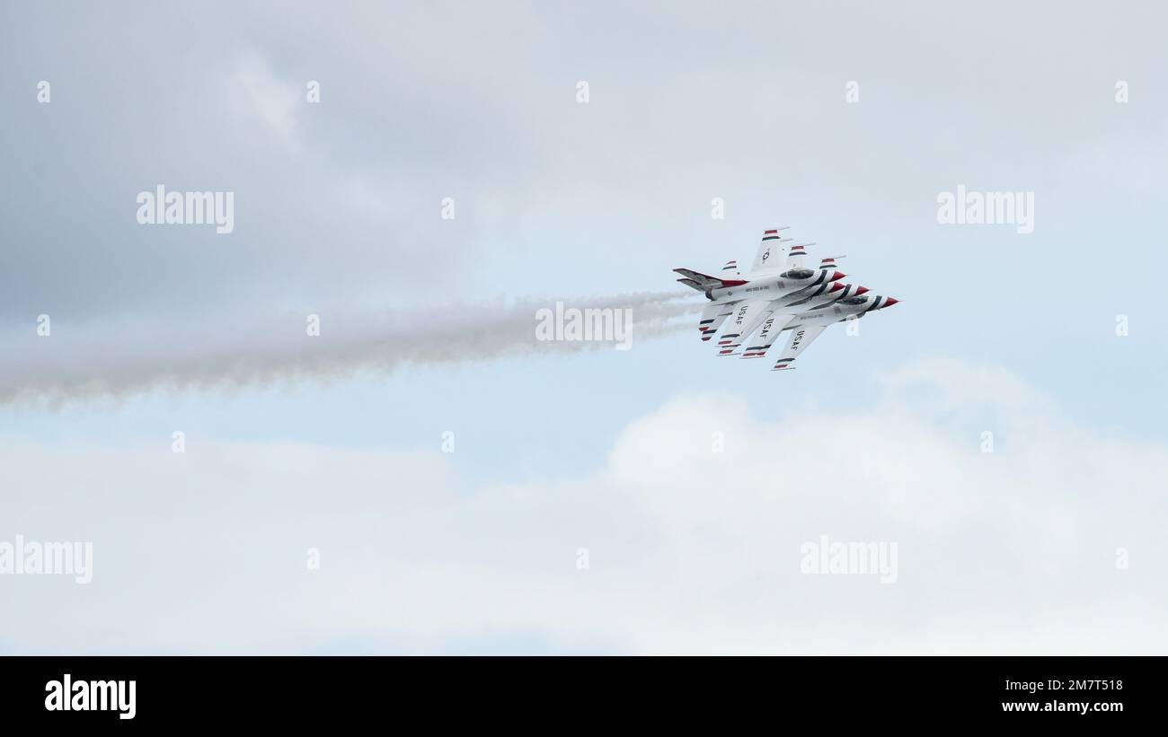 Thunderbirds practice hi-res stock photography and images - Alamy