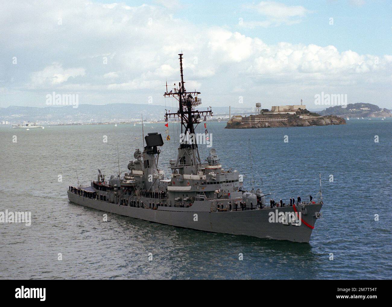 A starboard bow view of the guided missile destroyer USS BENJAMIN ...