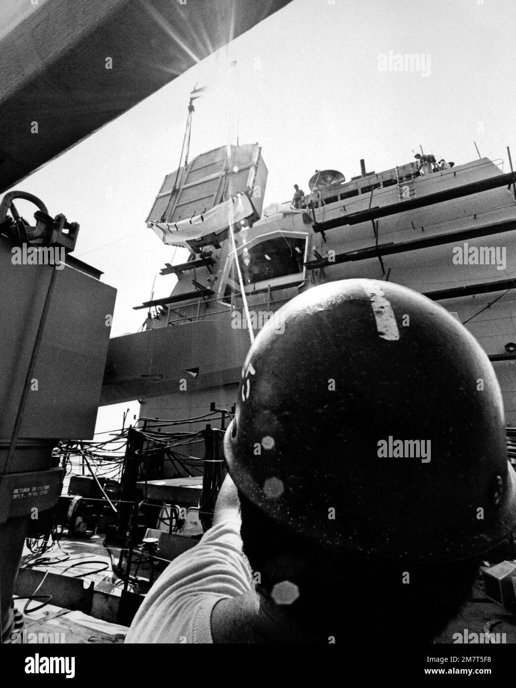 Phased array radar Black and White Stock Photos & Images - Alamy