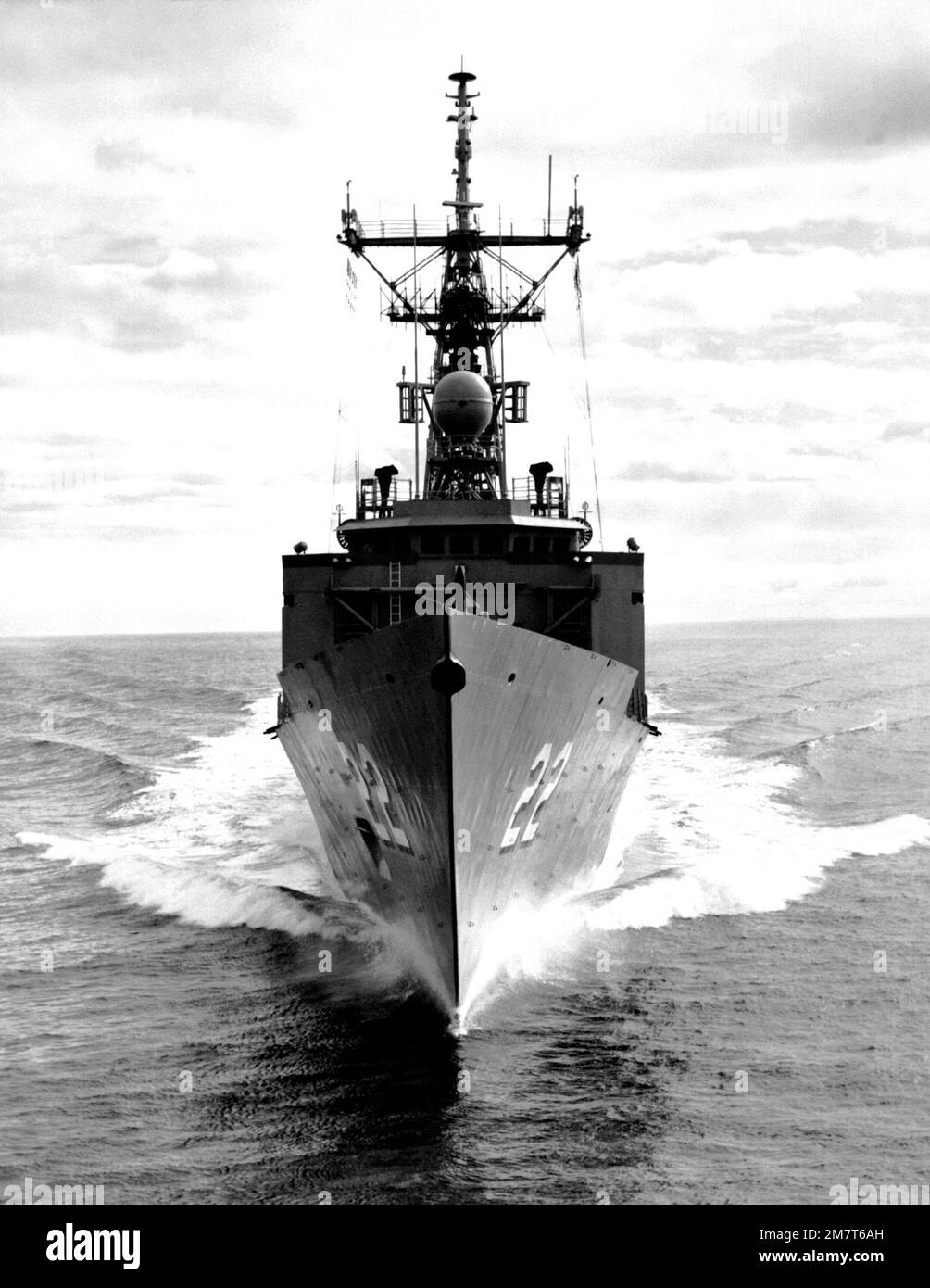 A bow view of the guided missile frigate FAHRION (FFG-22) underway. The ...