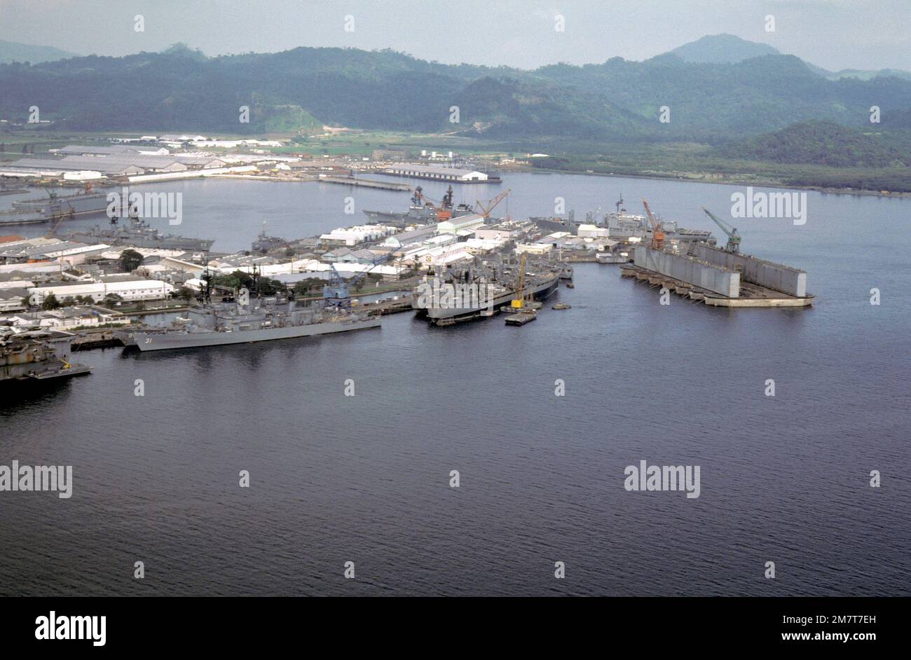 Uss mispillion hi-res stock photography and images - Alamy