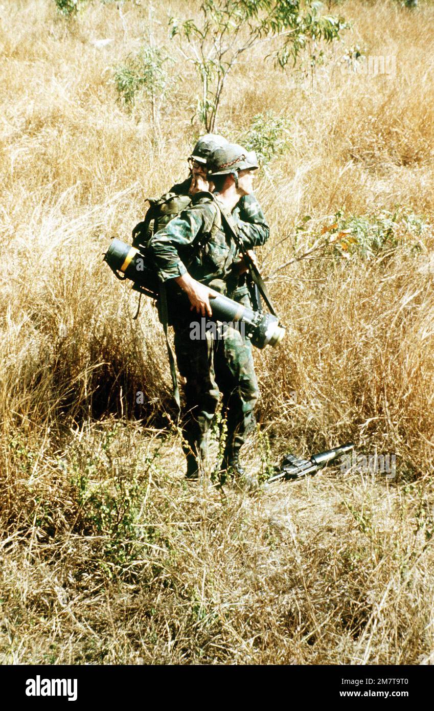 A Dragon anti-tank gun team from Battalion Landing Team 2nd Bn., 3rd ...