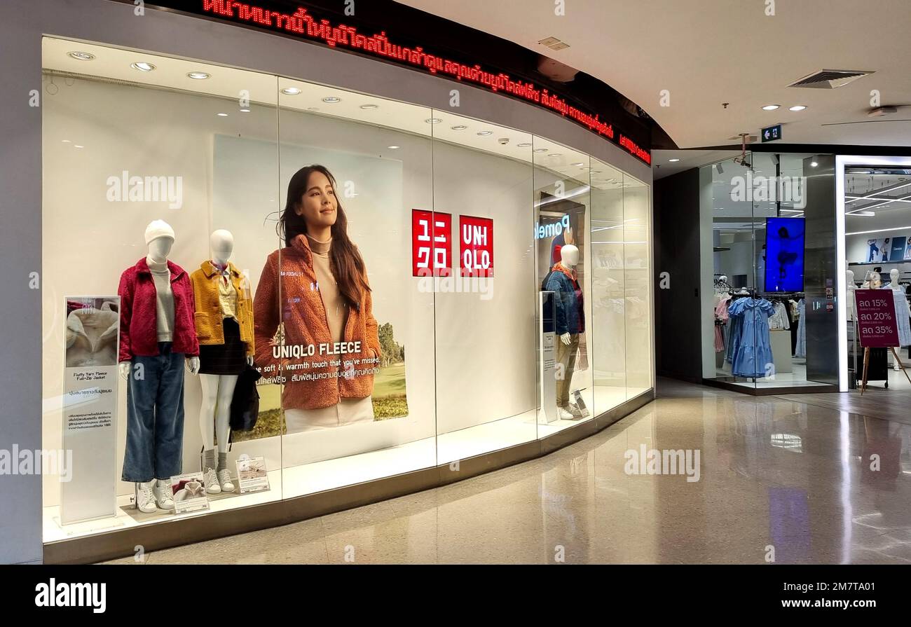 Uniqlo window display hi-res stock photography and images - Alamy