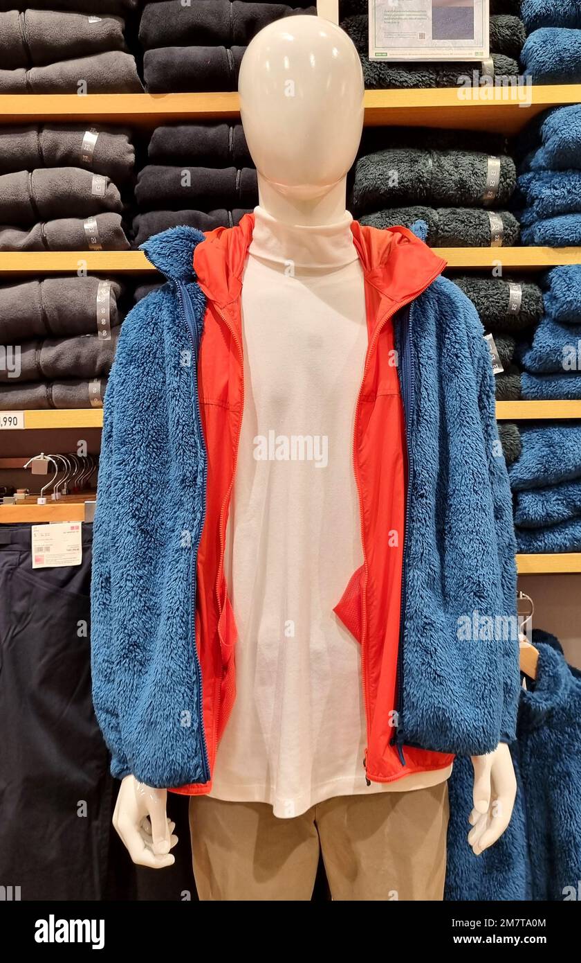 Uniqlo window display hi-res stock photography and images - Alamy