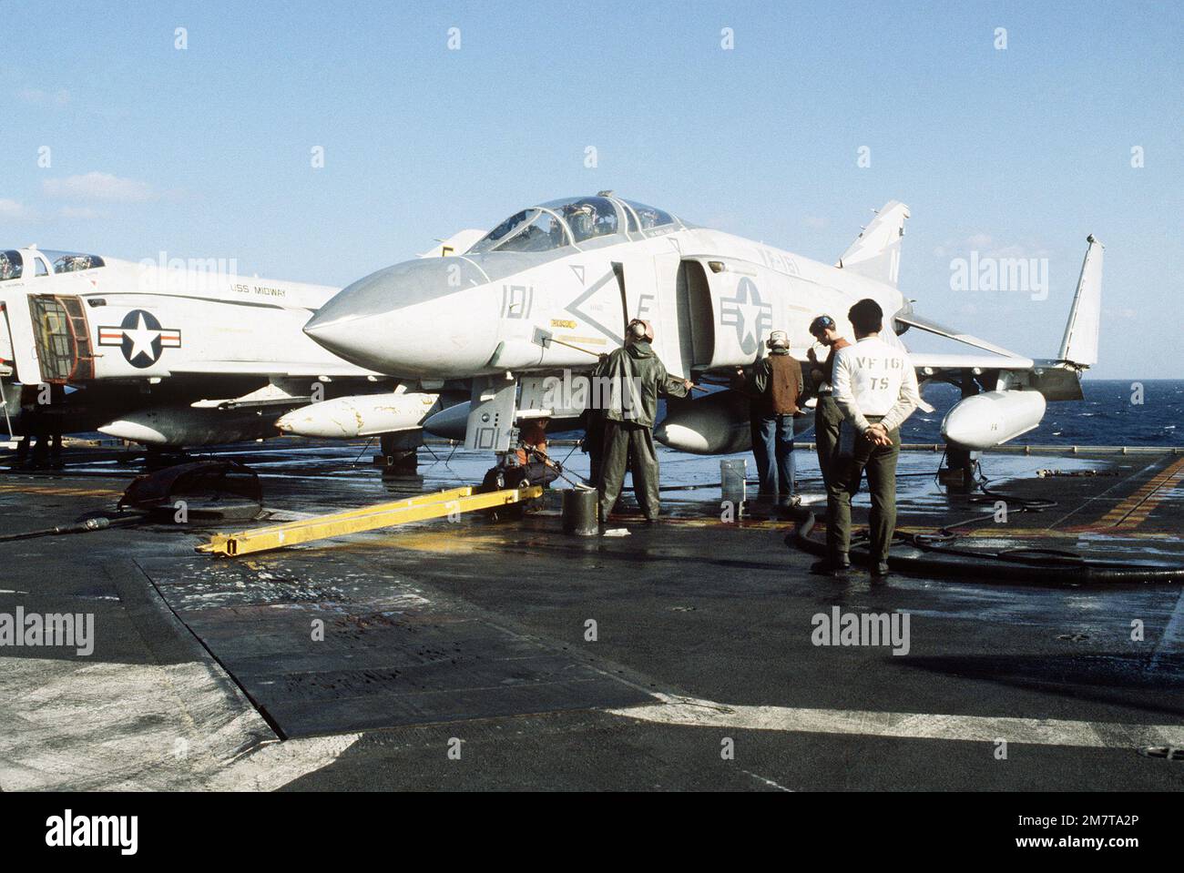 DN-ST-86-04444. Base: USS Midway (CV 41 Stock Photo - Alamy