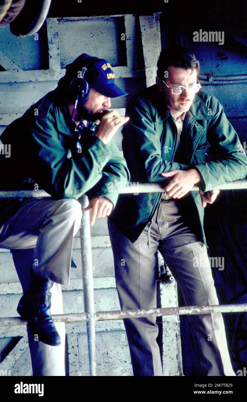 Docking operation hi-res stock photography and images - Alamy