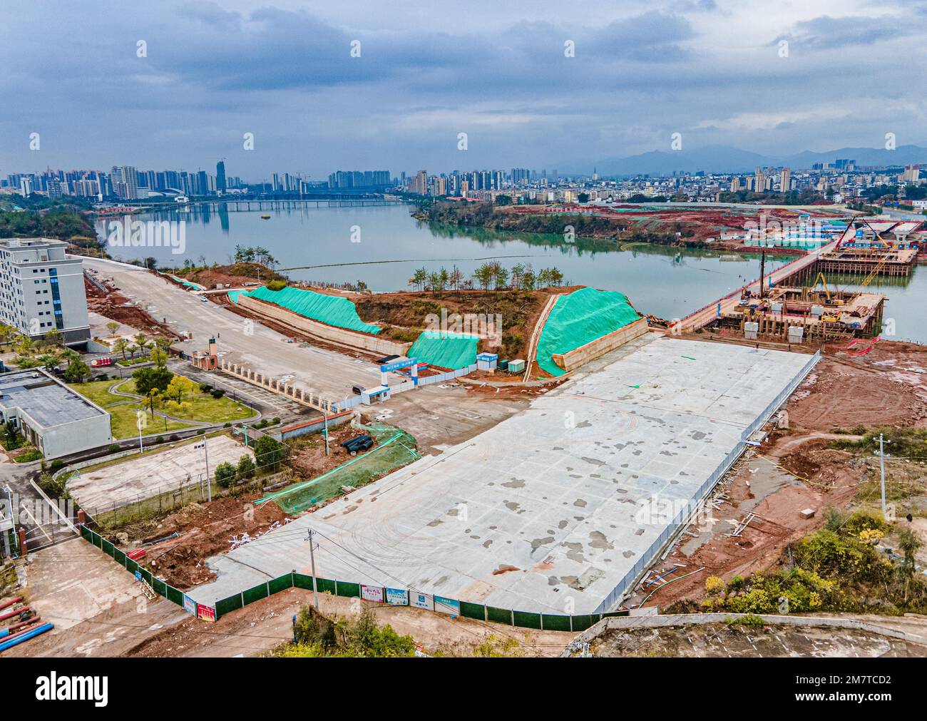 Aerial photo shows the construction site of Shengli Bridge in Yudu ...