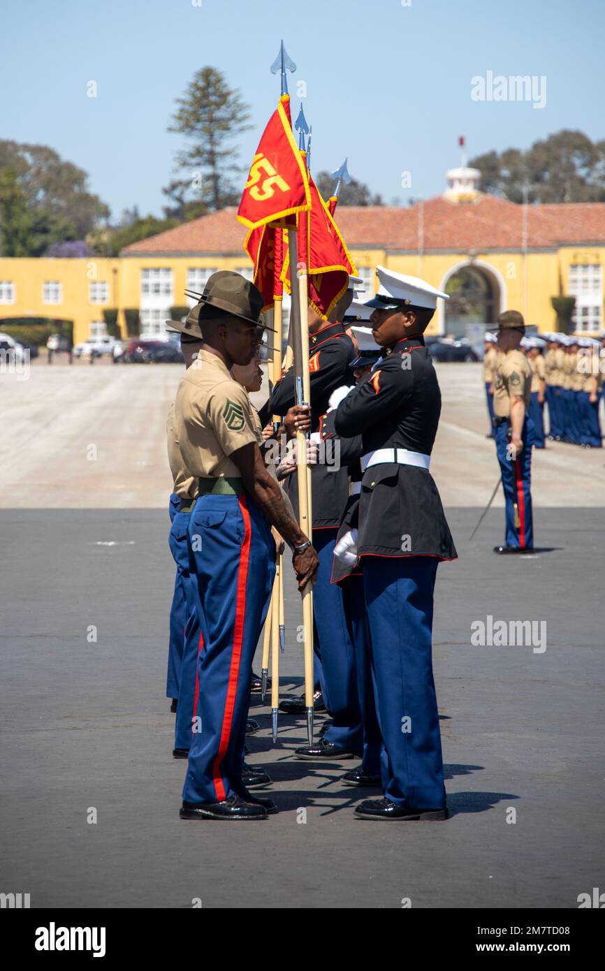 New U.S. Marines with Golf Company, 2nd Recruit Training Battalion ...