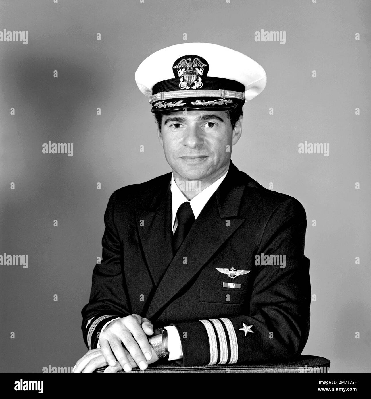 CDR Harold Cummings, USN (covered). Country: Unknown Stock Photo - Alamy