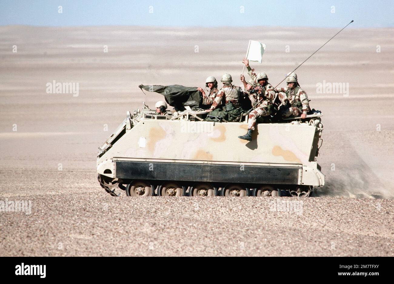 DF-ST-85-03572. Subject Operation/Series: BRIGHT STAR '82 Country ...