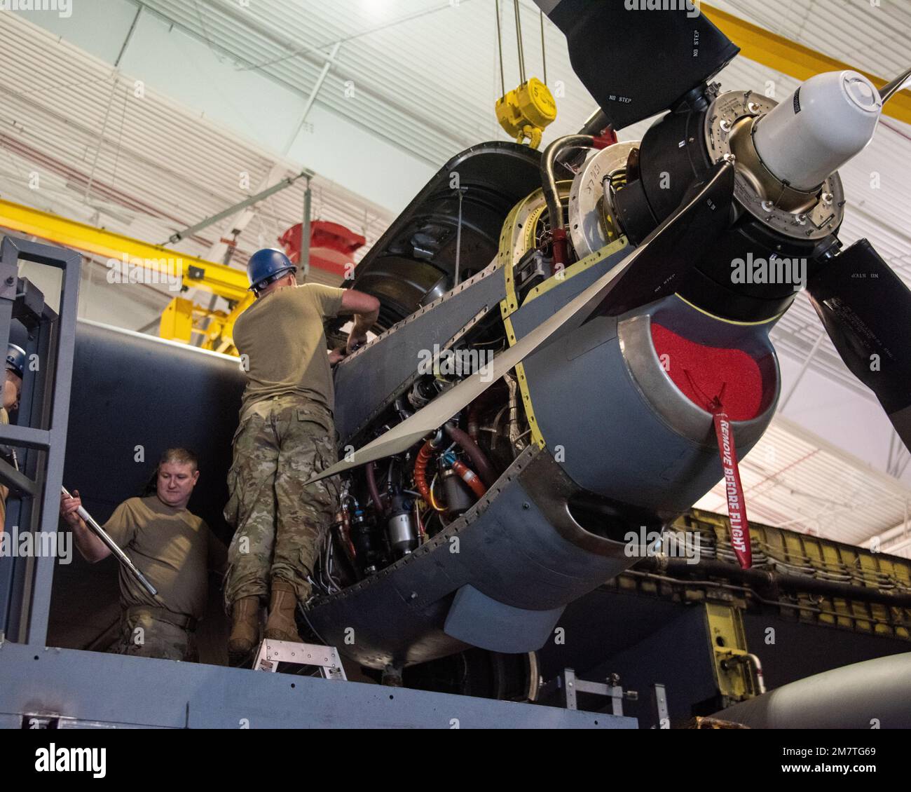 Airmen with the 166th Airlift Wing, 166th Maintenence Squadron, jet ...