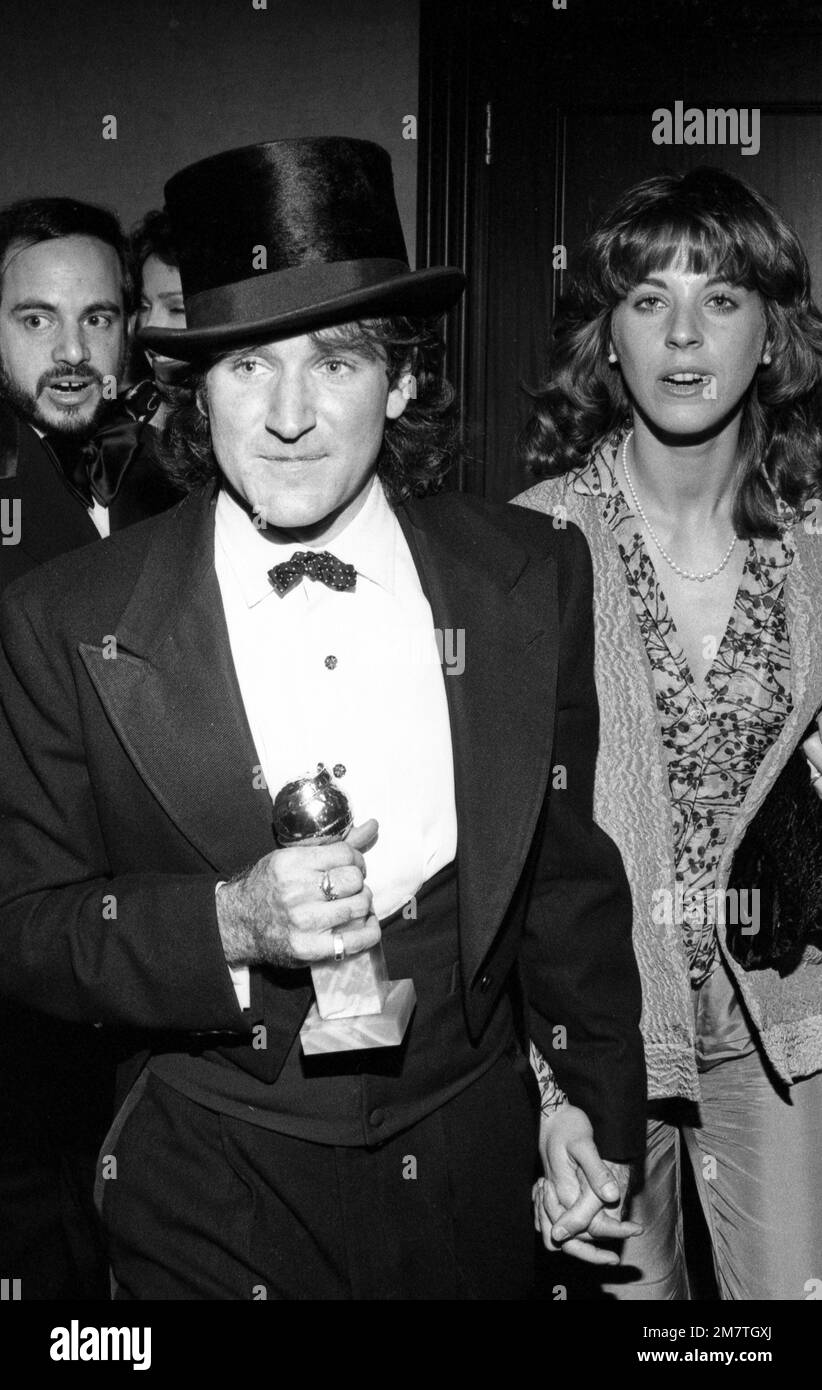 Robin Williams and Valerie Velardi at the 36th Golden Globe Awards at ...