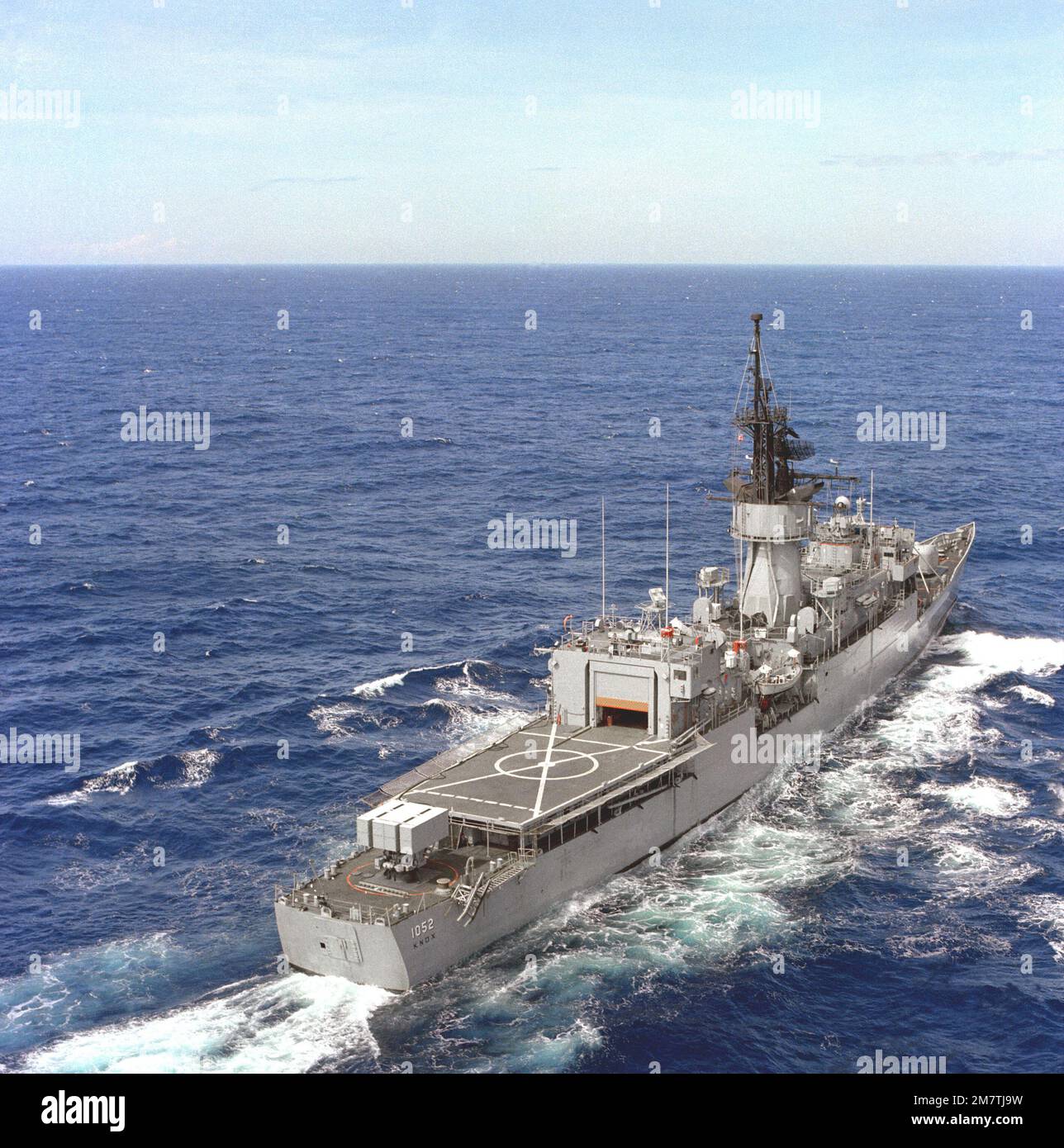 Aerial starboard quarter view of the frigate USS KNOX (FF-1052 ...