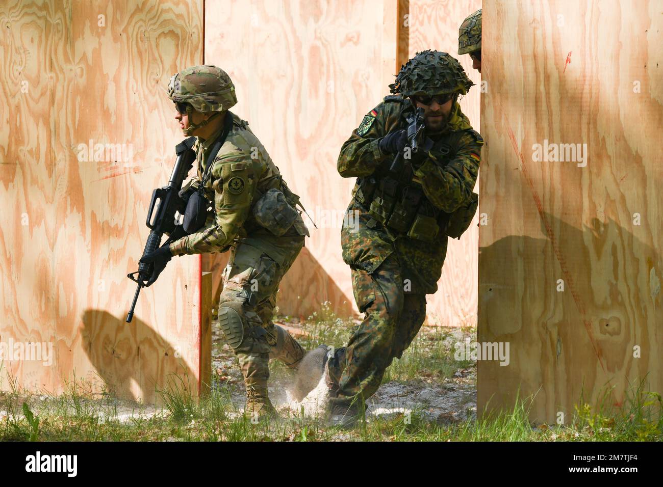 U.S. Soldiers with Regimental Engineer Squadron (RES), 2nd Cavalry ...