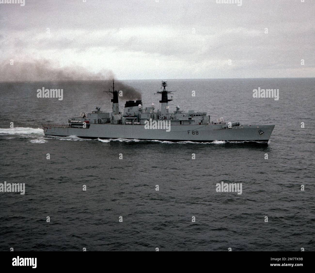 A starboard bow view of the British frigate HMS BROADSWORD (F-88 ...