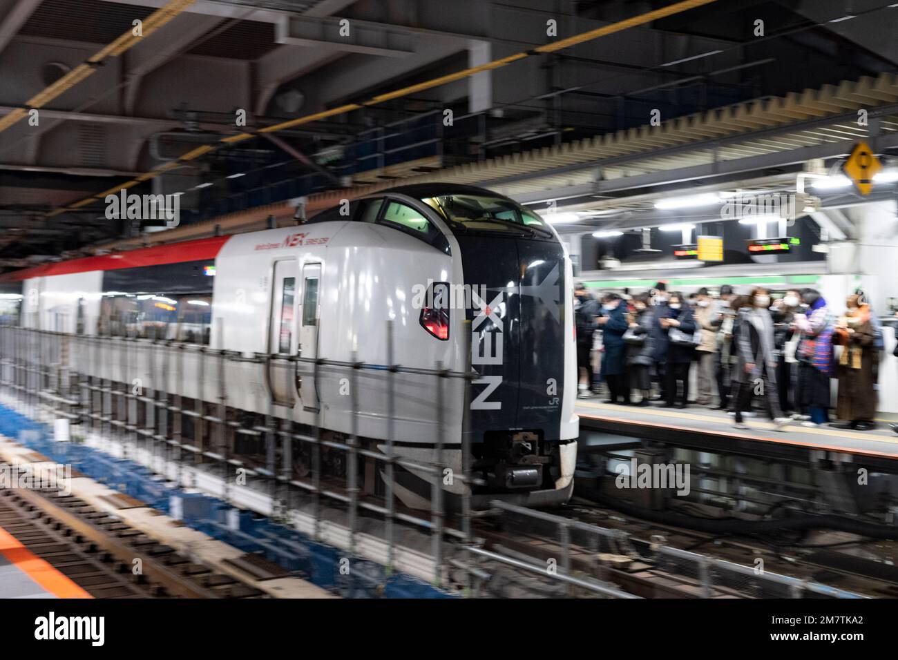 Tokyo, Japan. 6th Jan, 2023. The JR East Narita Express airport shuttle line making a stop at ...