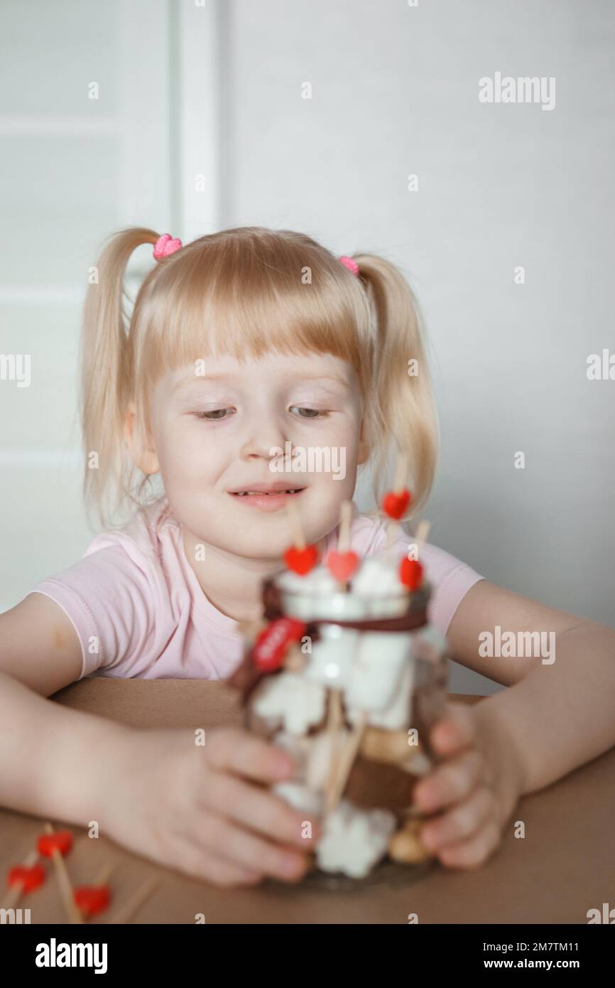 A little girl blogger makes a sweet Valentine's Day gift with her own ...