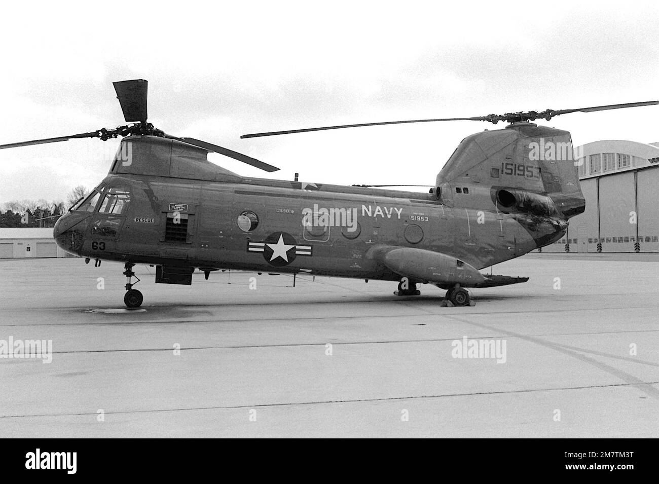 A left side view of an HH-46A Sea Knight helicopter equipped with the ...