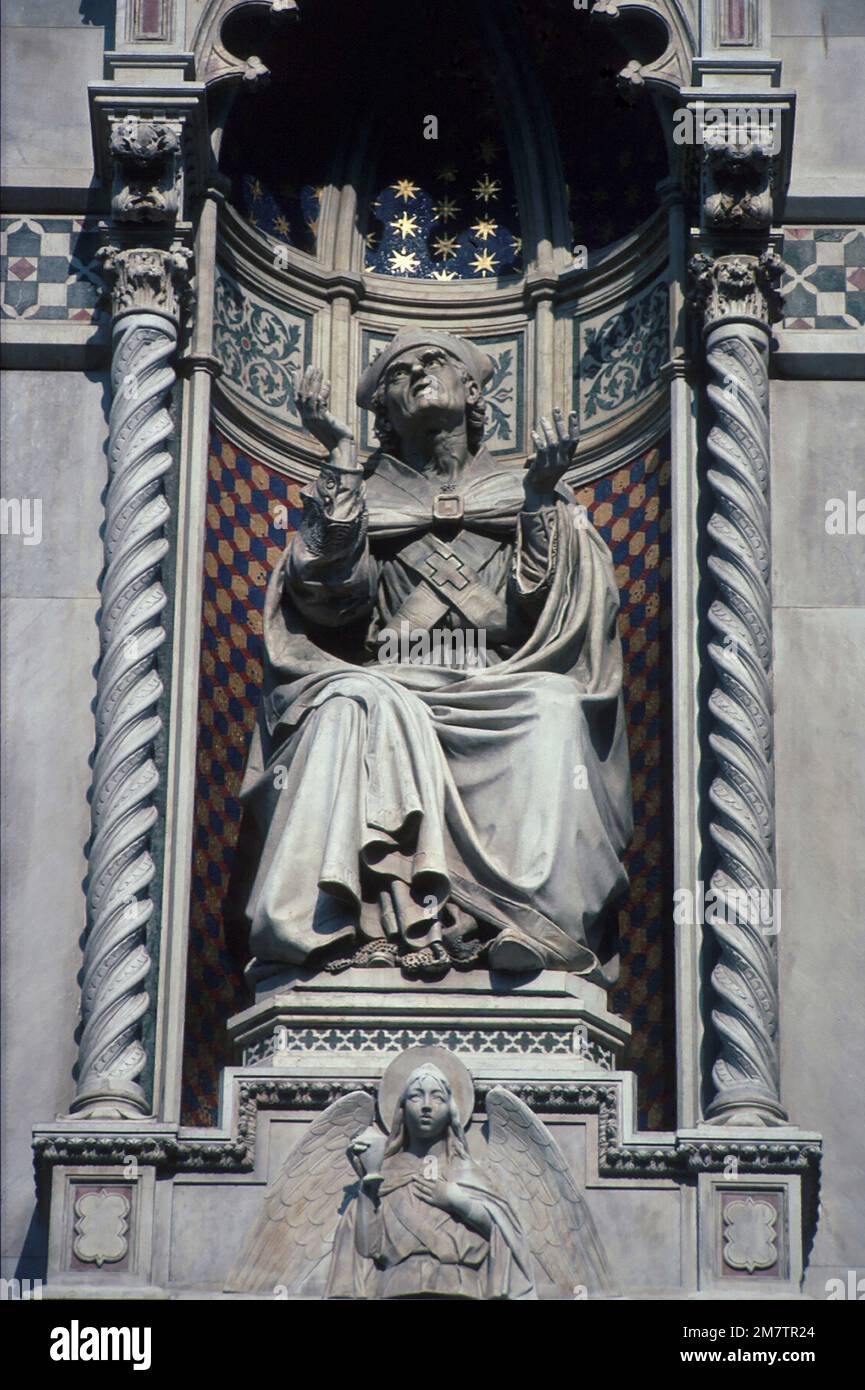 Statue of priest praying, Florence Cathedral, Florence, Italy Stock ...