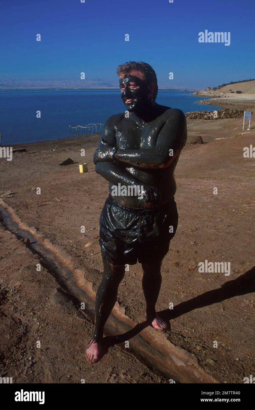 Mineral mudhealth hi-res stock photography and images - Alamy