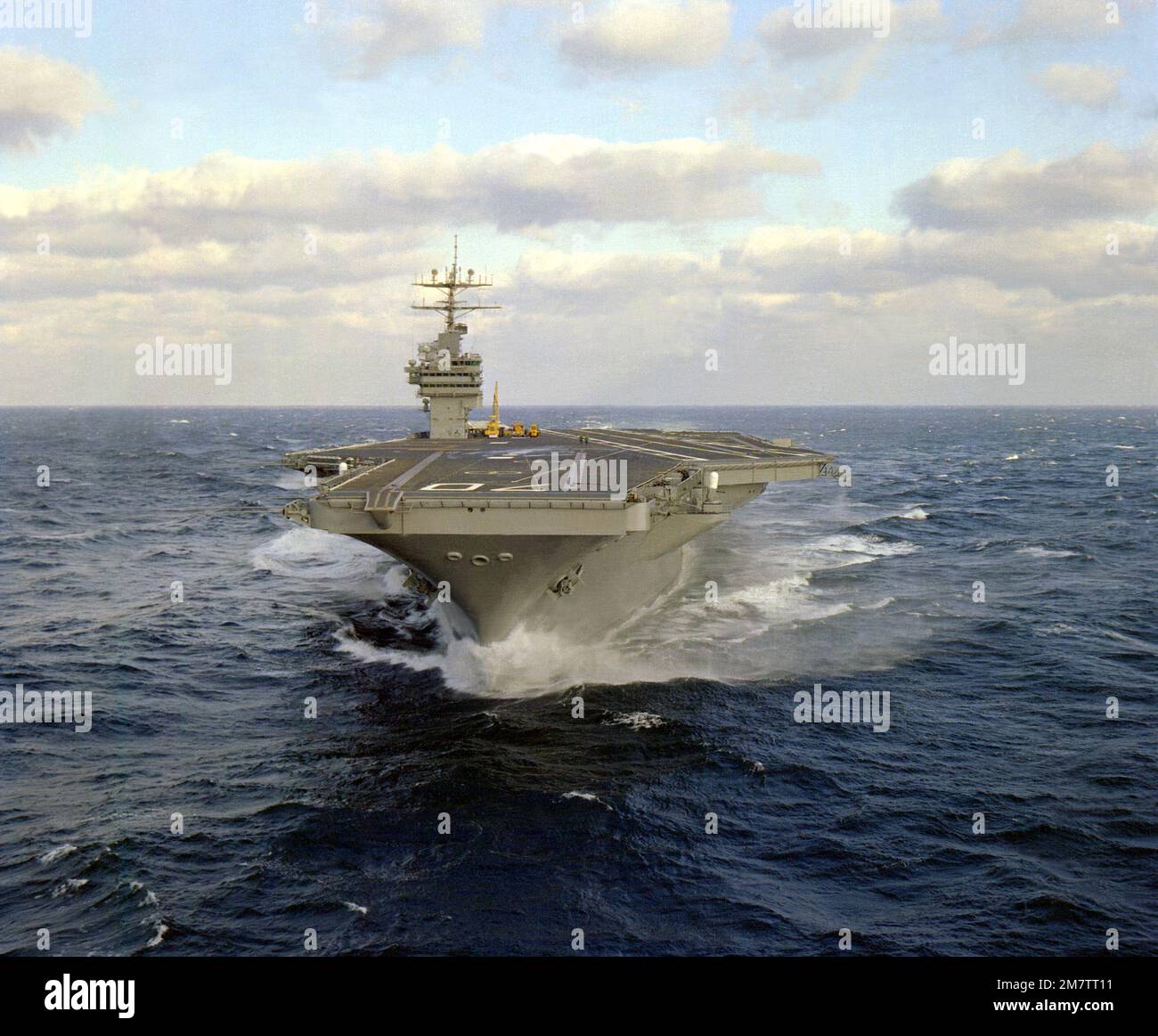 A bow view of the nuclear-powered aircraft carrier CARL VINSON (CVN-70 ...